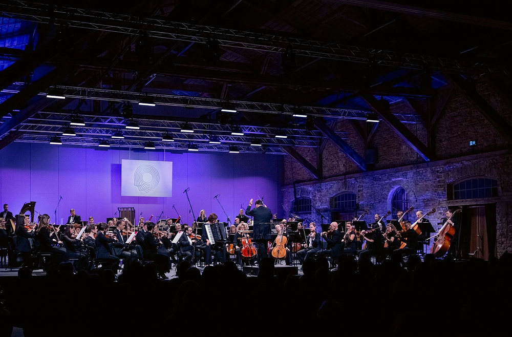 Koncerts "LNSO, Ksenija Sidorova un Andris Poga" kultūras centrā ...