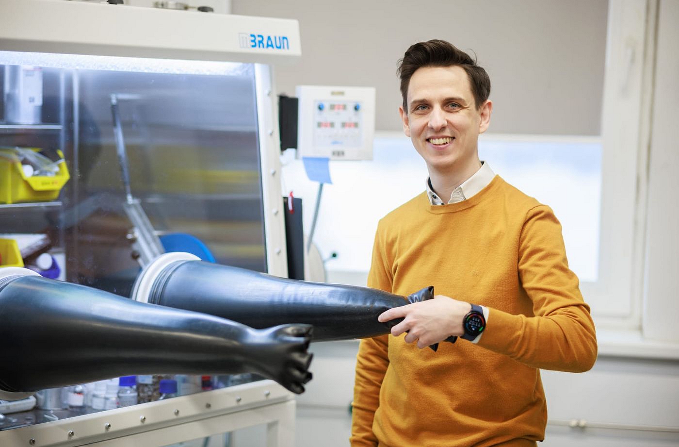 Jaunākie cietvielu fizikas pētījumi Latvijā / Ieraksts / REplay.lv