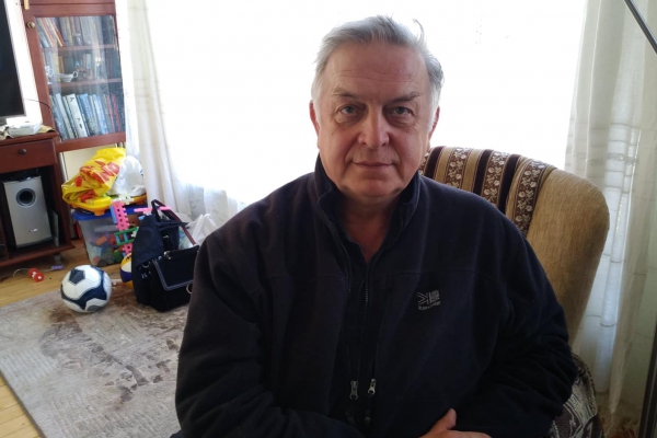 2019. gada pavasaris. Dziedātājs Aleksandrs Poļakovs starp Briseli un ...