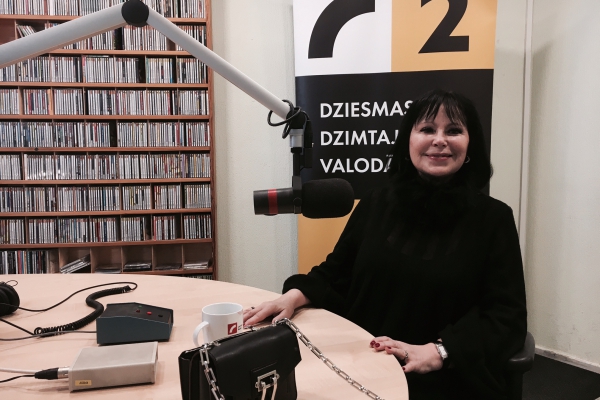 „100-gades dziesmu krātuvē” viesojās operas dīva Inese Galante! / LR2 ...