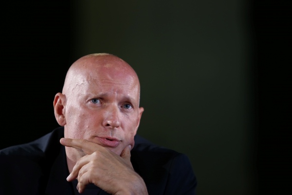 Alvis Hermanis Maskavā iestudējis izrādi "Gorbačovs" / LR1 / / Latvijas ...