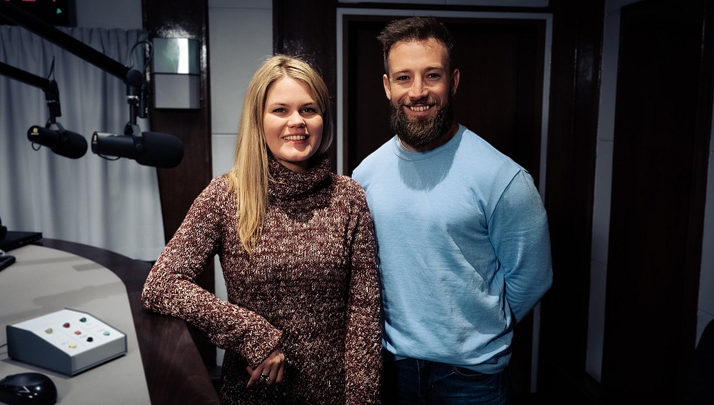 Brodveja diviem. Saruna ar mūziklu dziedātājiem Anniju Putniņu un Tomu ...