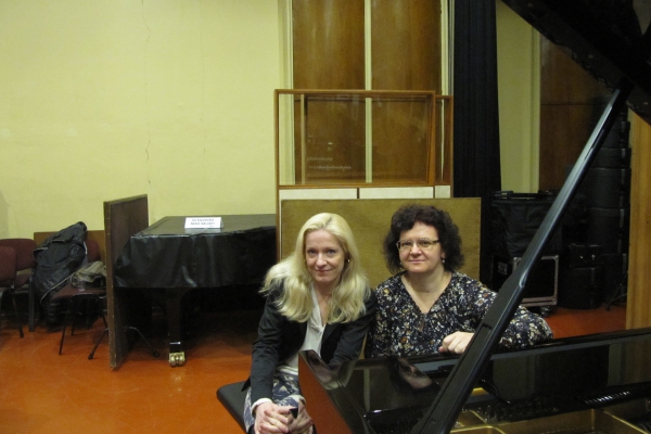 Jēkaba Graubiņa "Kancona". Eva Bindere (vijole) un Sandra Jalaņecka ...