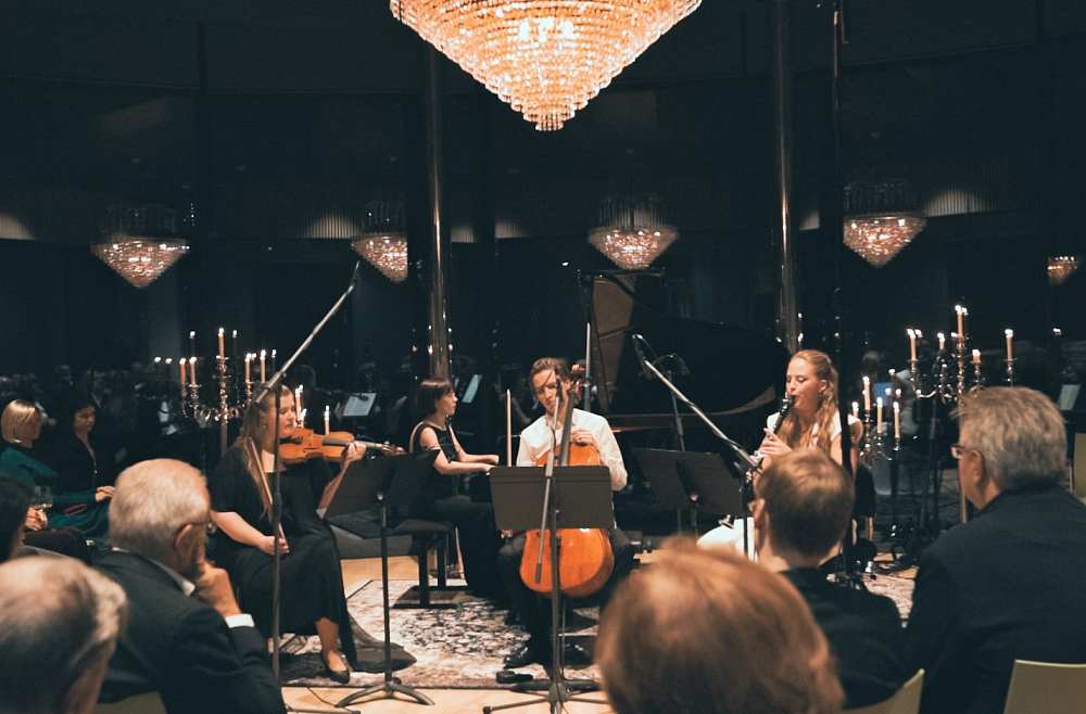 "Trio Fabel" un vijolnieces Paulas Šūmanes koncerts "Ola Foundation ...