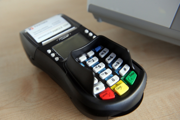 Vai papīra nauda drīzumā kļūs par relikviju? / LR1 / / Latvijas Radio